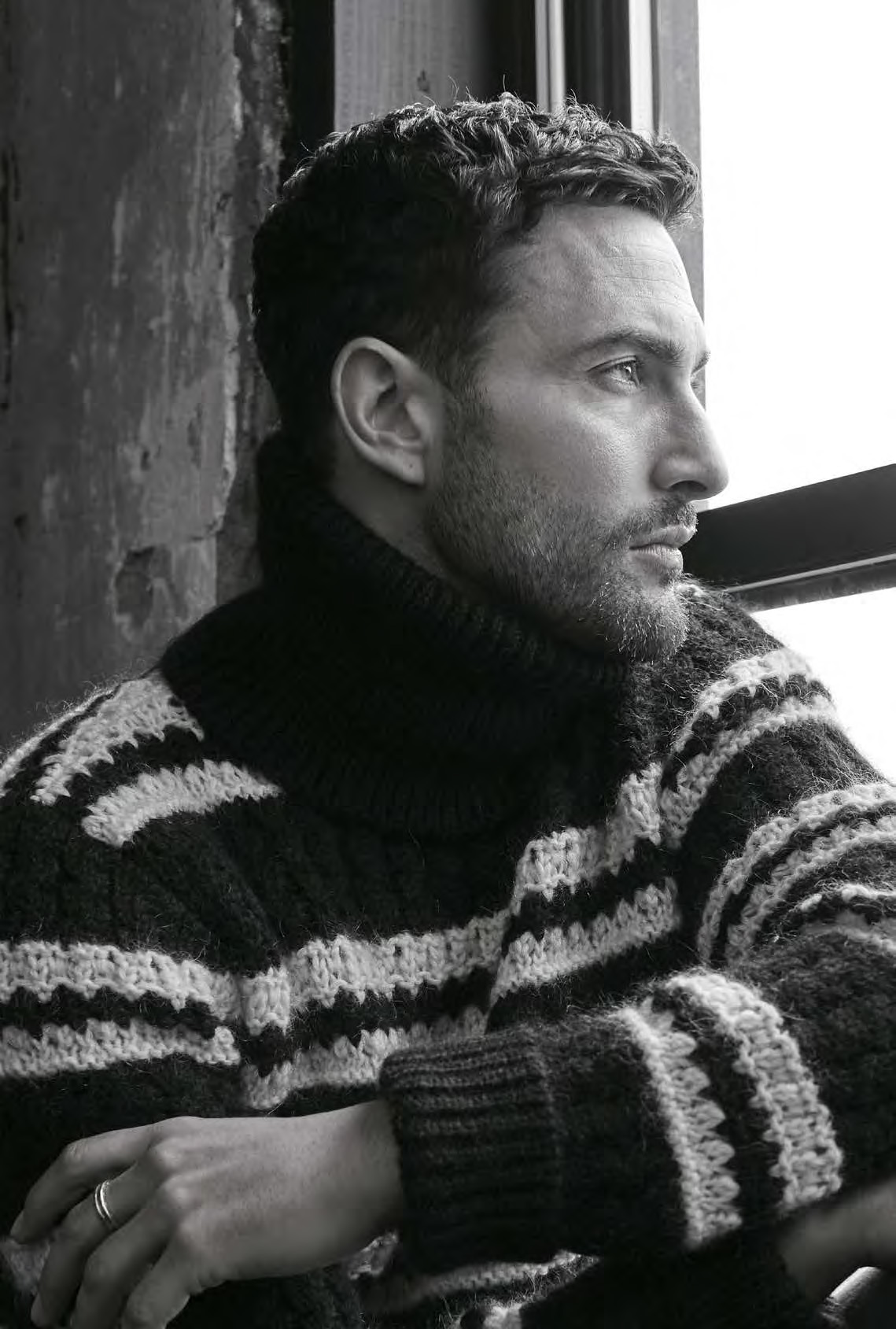 Glass interviews actor Noah Mills - The Glass Magazine