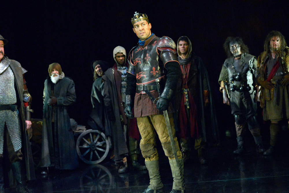 Glass interviews British actor Alex Hassell - The Glass Magazine