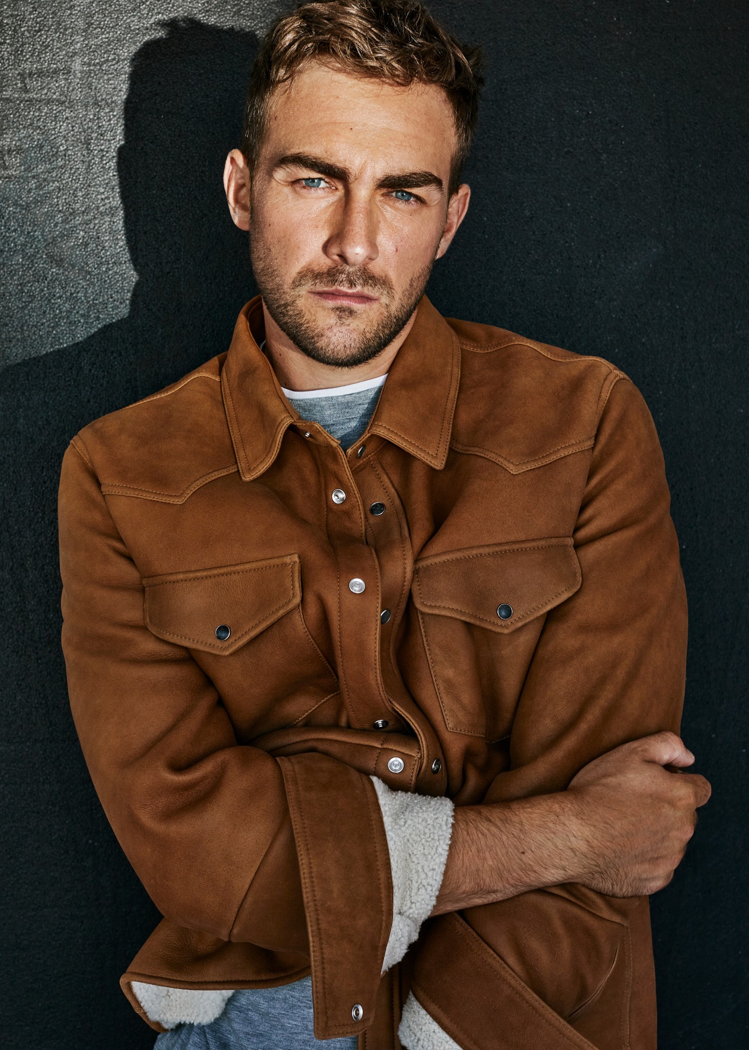 Glass interviews British actor Tom Austen - The Glass Magazine