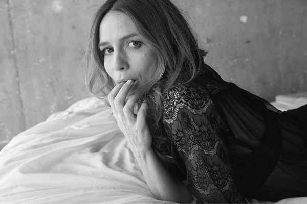 Glass interviews British actor Saffron Burrow - The Glass Magazine