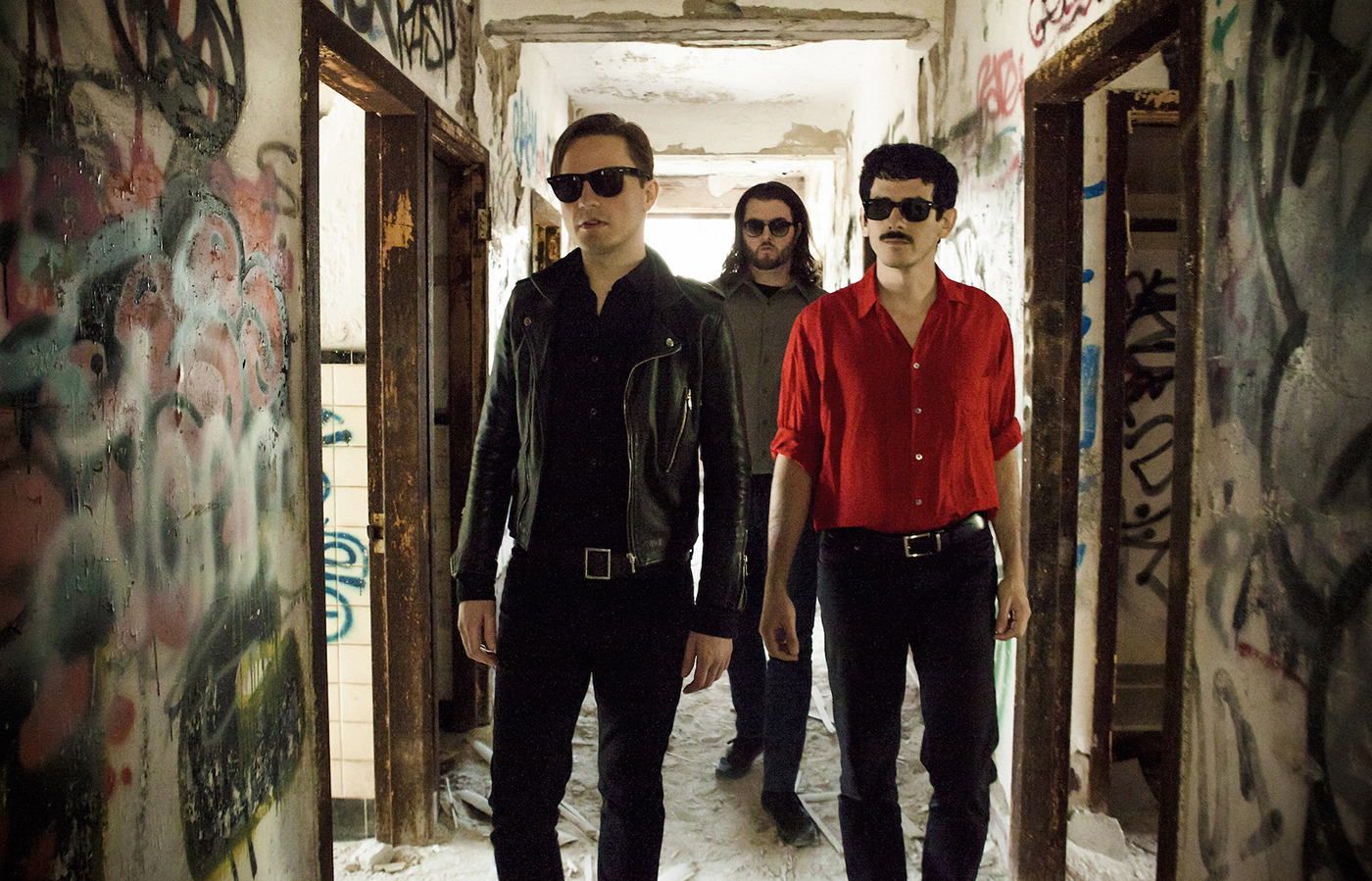 Glass Meets Carson Cox lead singer of the US band Merchandise - The ...