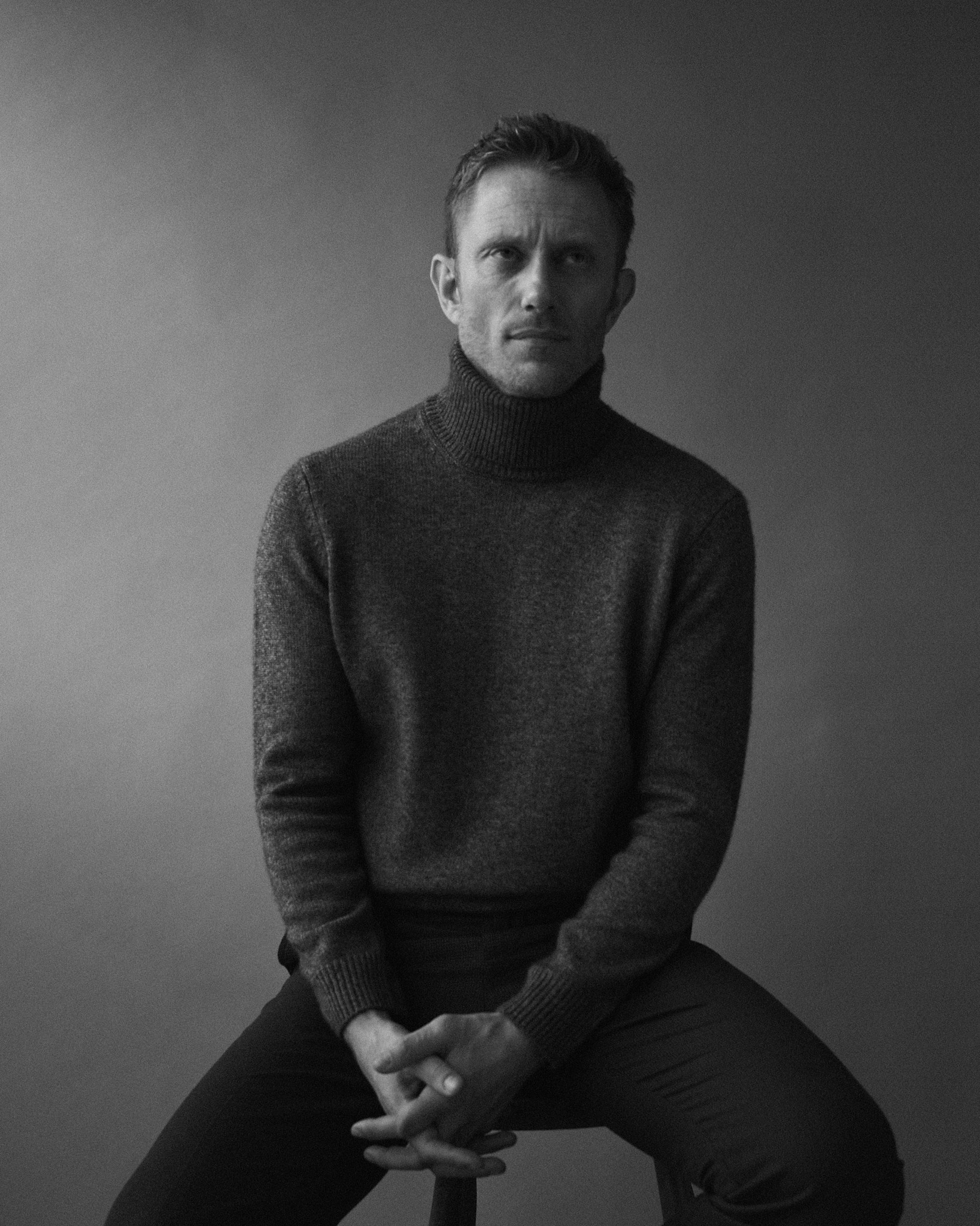 Glass interviews British actor Neil Jackson - The Glass Magazine