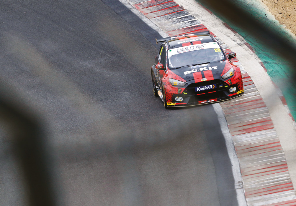 Glass meets British Motorsport star – Nic Hamilton - The Glass Magazine