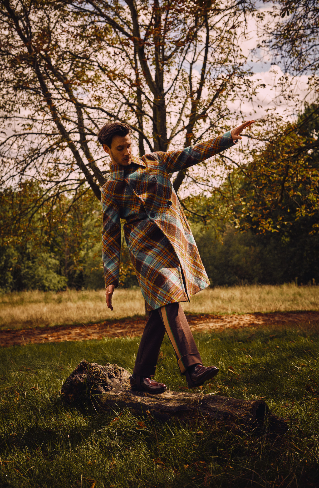 Brave New World actor Harry Lloyd speaks to Glass - The Glass Magazine