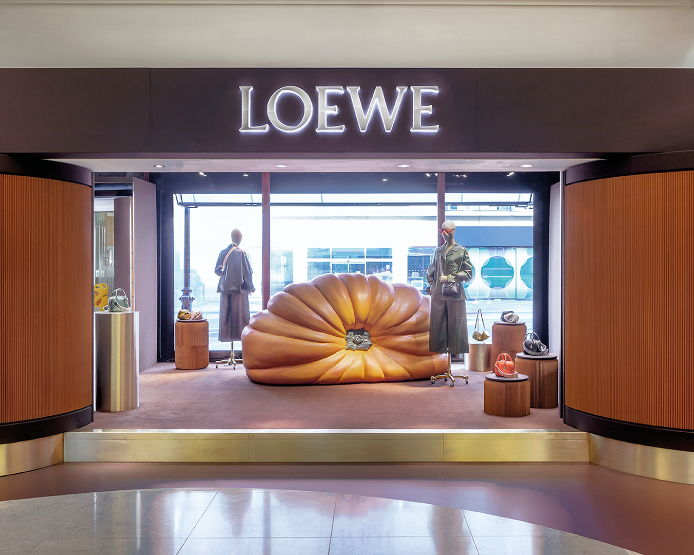 Loewe celebrates AW22 with a pop-up at Harrods - The Glass Magazine