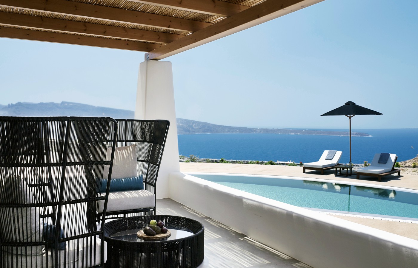 Glass visits the Santo Maris resort in Santorini - The Glass Magazine