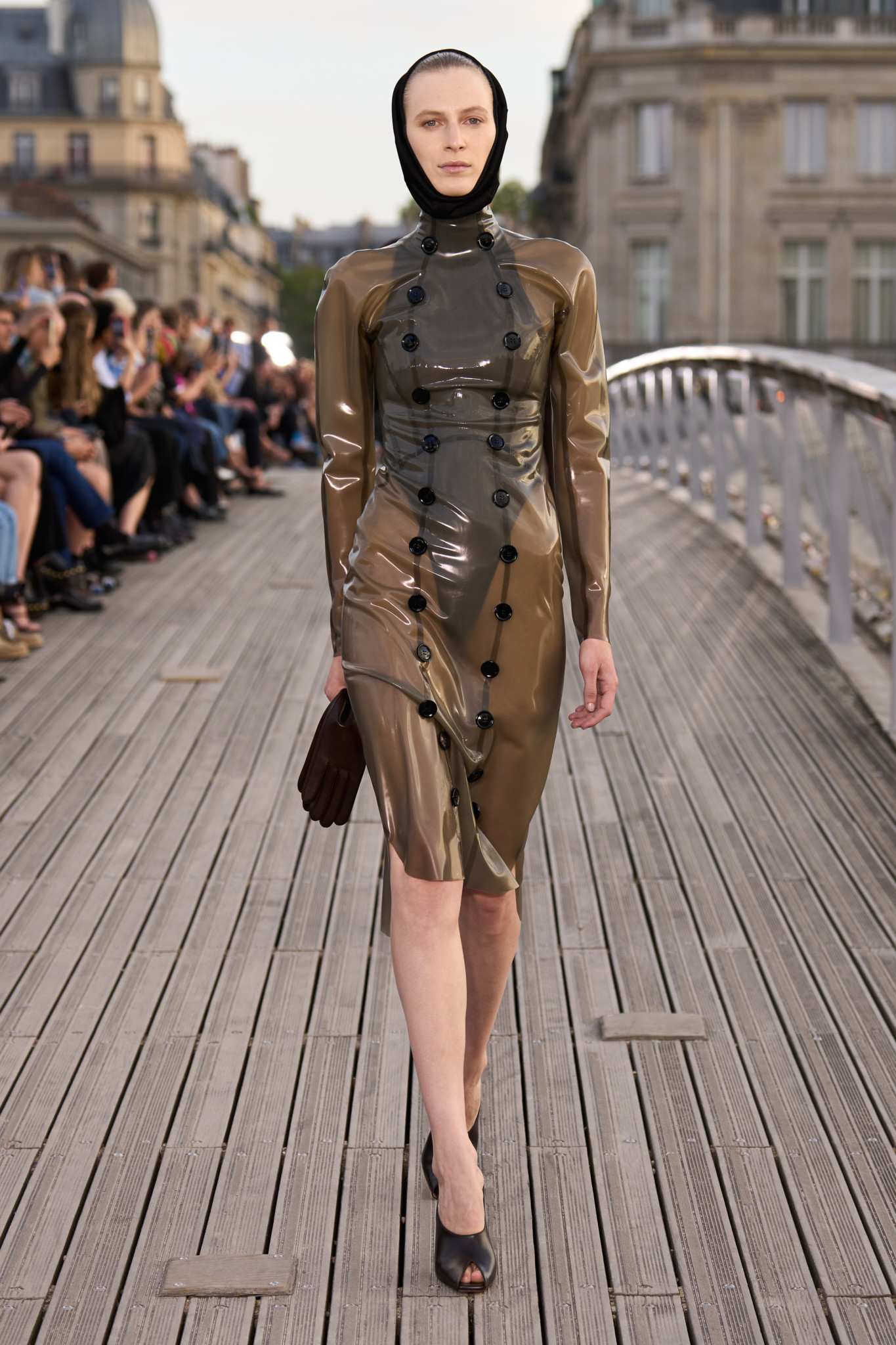 Alaïa kickstarts SS24 at Paris’ Couture Week - The Glass Magazine