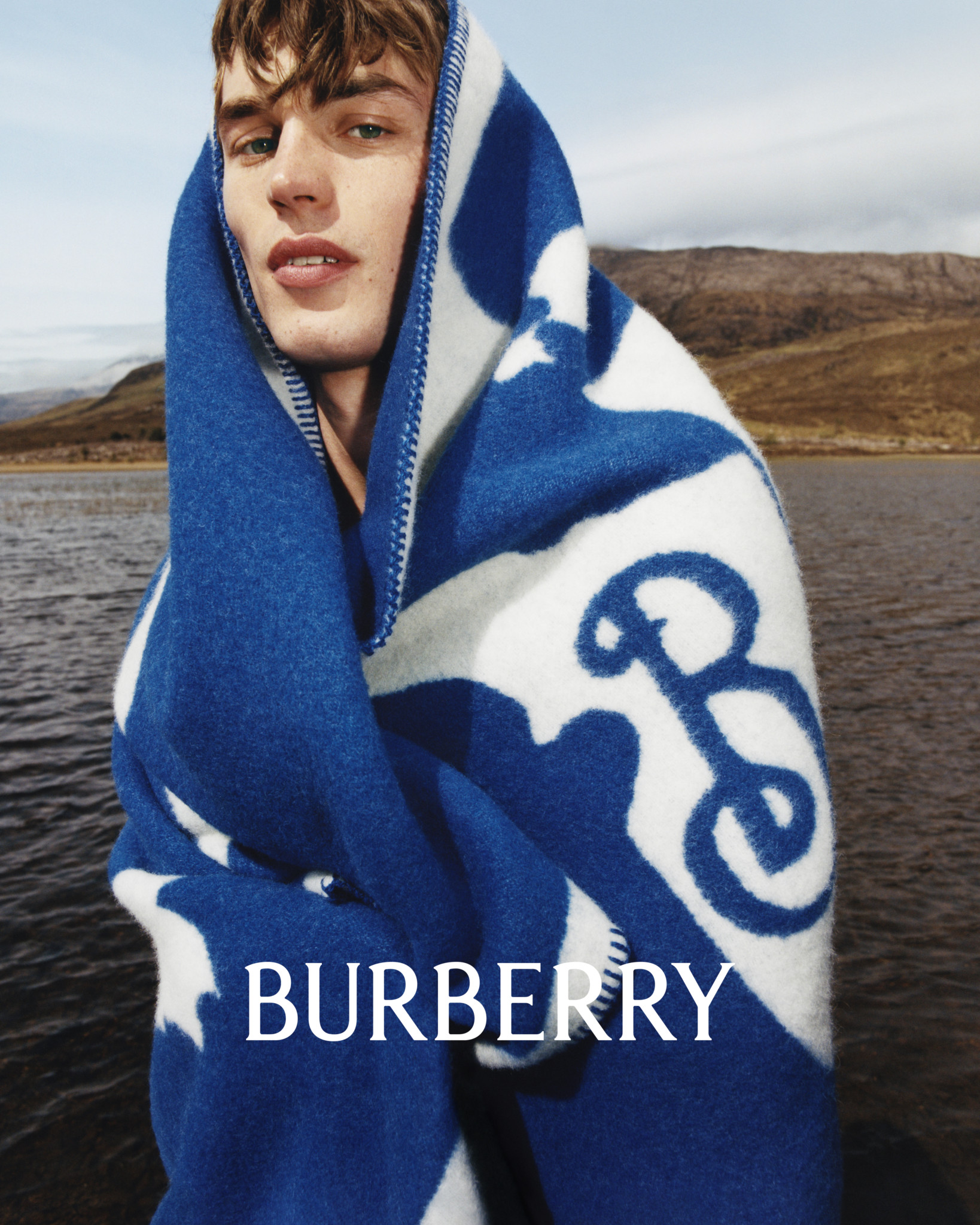Burberry returns to the British isles in AW23 campaign - The Glass Magazine