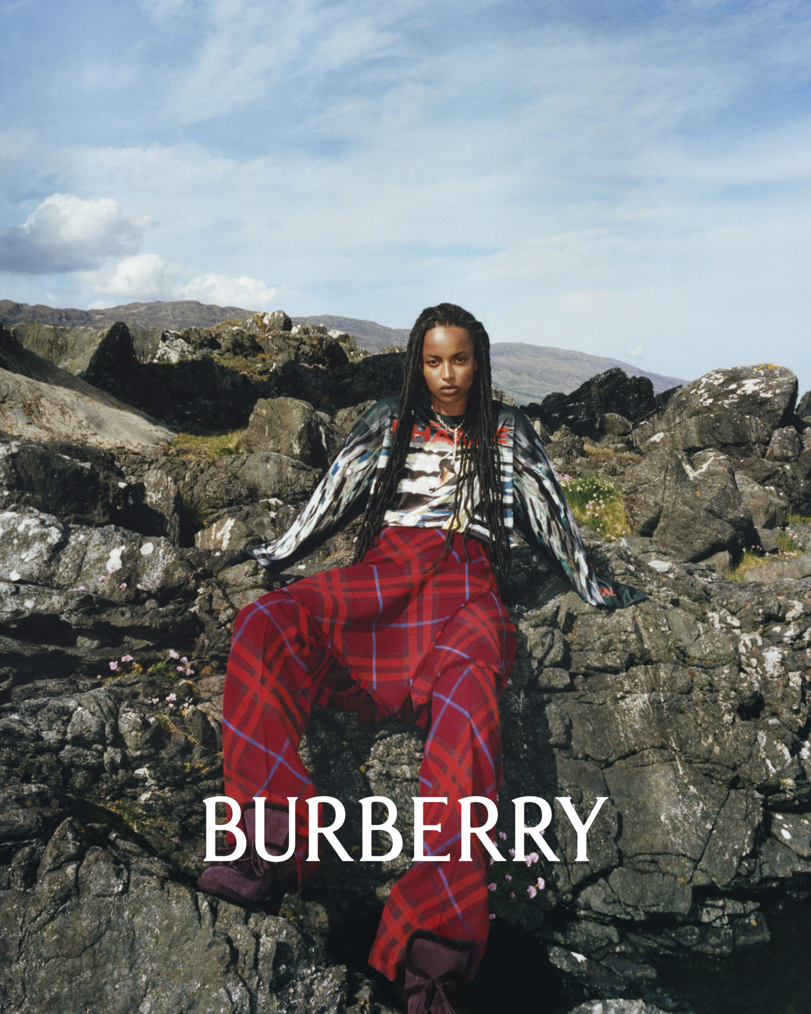 Burberry returns to the British isles in AW23 campaign - The Glass Magazine
