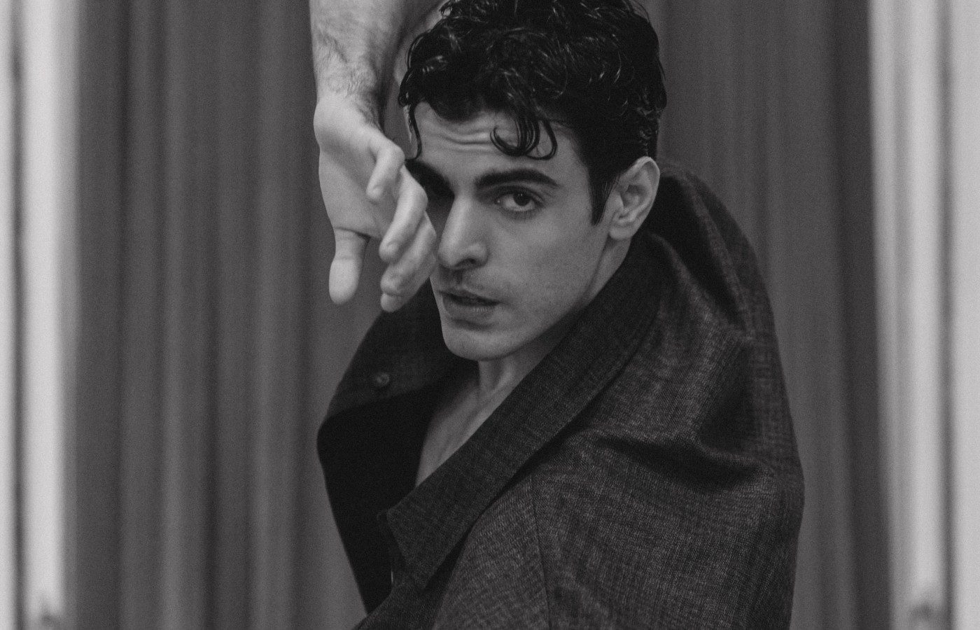 Gioacchino Starace’s Moving Threads of Expression - The Glass Magazine